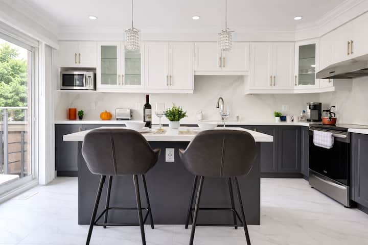 Empire Home | Clean & Luxurious | Ev Charging - Markham