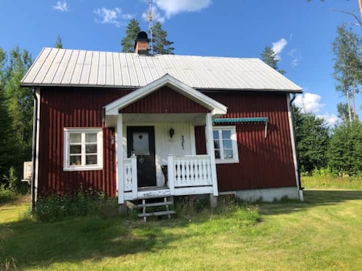 Mysig Lantlig Stuga - Zweden