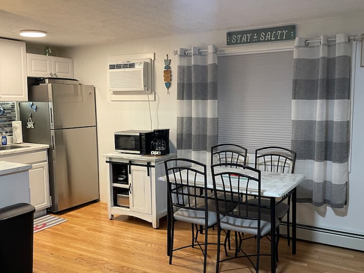 2 Br Condo #101, Sleeps 6. Steps To The Beach! - Orient Express, Old Orchard Beach