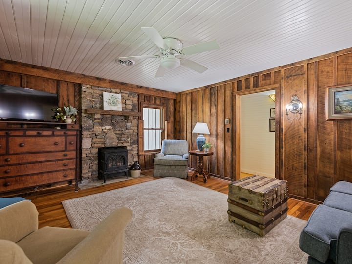 Waynesville, 2 Bed/2bath, Mtn Views, Creek - Waynesville, NC