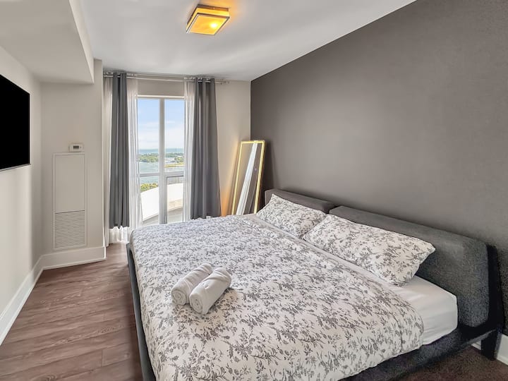 Gorgeous 2br With Direct Cn Twr - Toronto