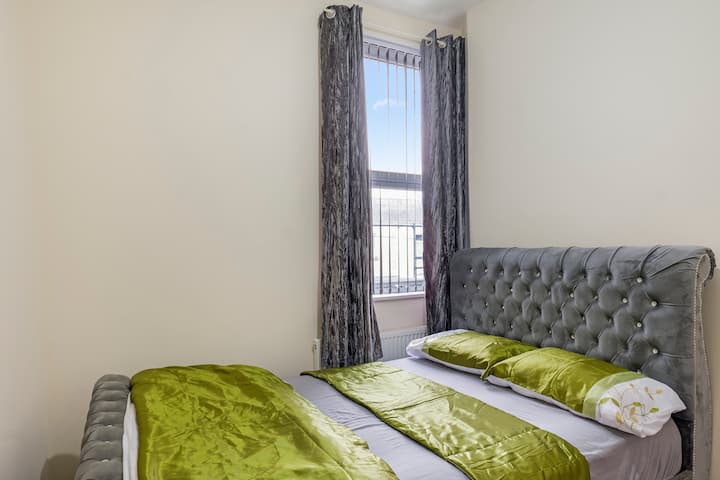 Spacious 3br Bury House With Garden And Fast Wi-fi - Bury