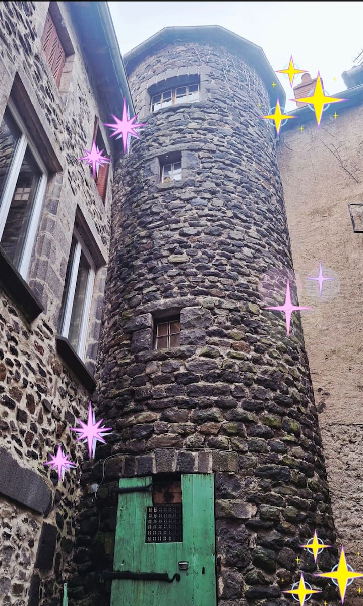 Bienvenu Au 3eme éTage De La Tour ! - Saint-Flour