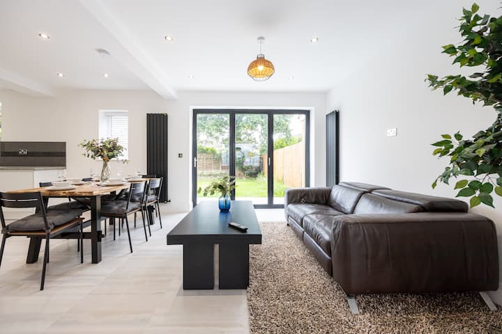 The Wilmslow House- Close To The Airport With Free - Knutsford