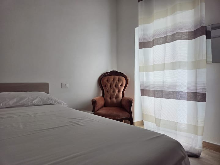 Spacious Apartment Near The Sea In Follonica - Follonica