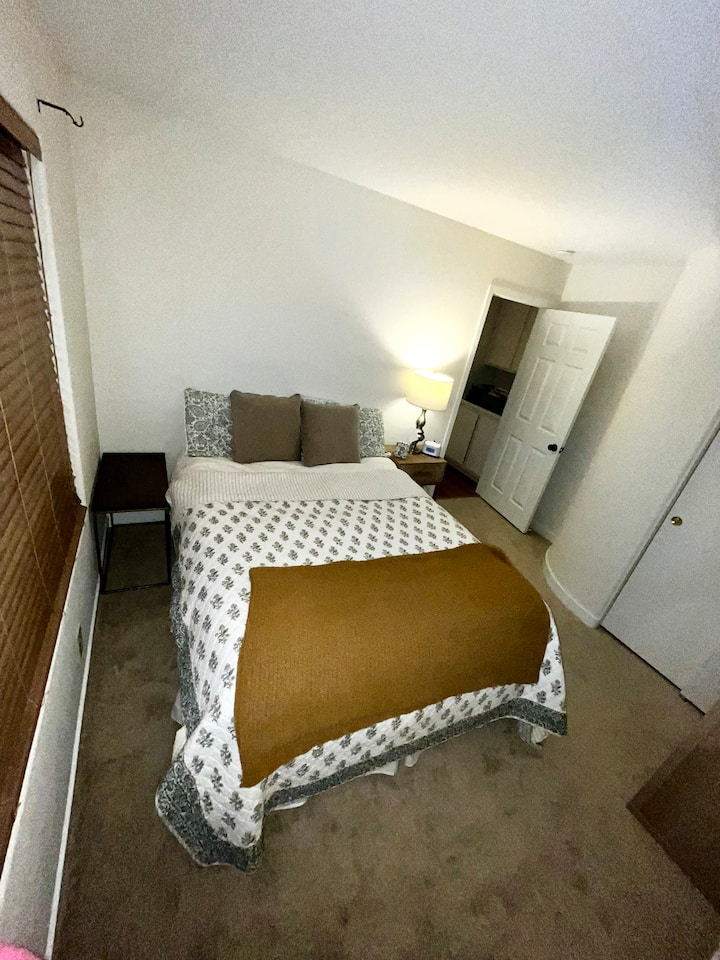 Spacious Private Room For Rent! - Oceanside, Californie
