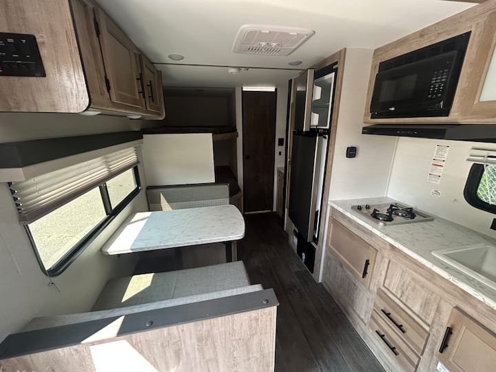 Modern 25 Ft Bunk House Camper - North Bay