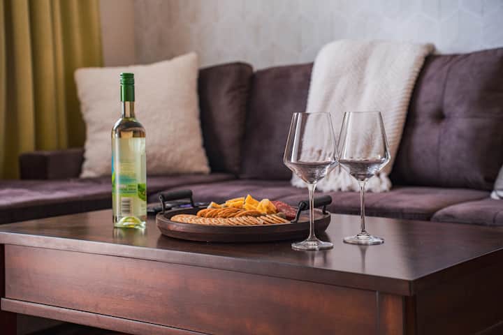 The Urban Nest – 2bd | Central Stay Near Downtown - Prince George