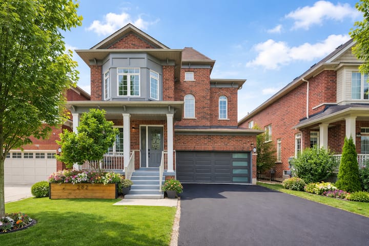 Spacious & Luxury 4br Home ~ Hamilton ~ Comfort - Burlington
