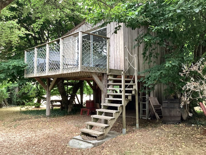 Cabane Entre « Les Charmes « - Saintes