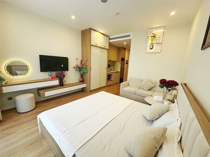 Icon40 Luxury Studio, Near Beach, New, Cheap - Hạ Long