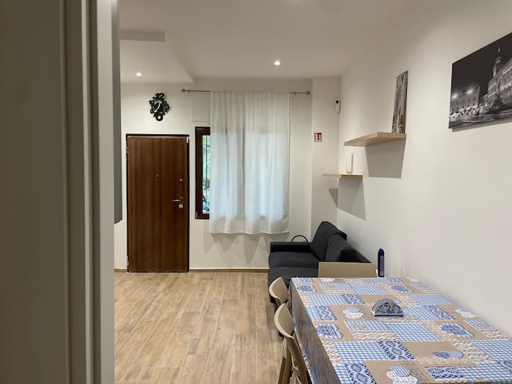 Bilocale Con Ingresso Privato - Bologne