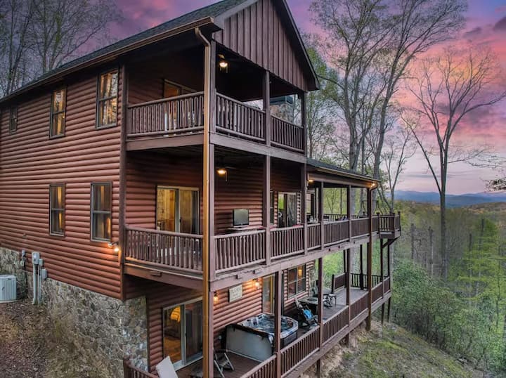 Darby’s Ridge Hot Tub Game Room Mtn View Hiking - Blue Ridge, GA