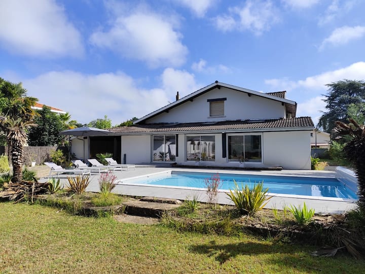 Villa 6 Chambres Avec Piscine - Tarnos