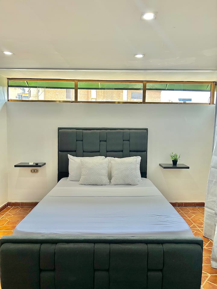 Modern Annex In El Marqués - 