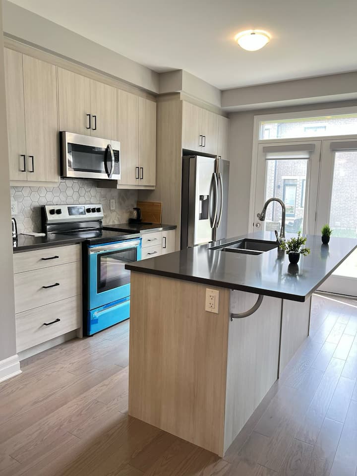 Cozy Oakville Townhouse 3 Bed 3 Wash - Oakville