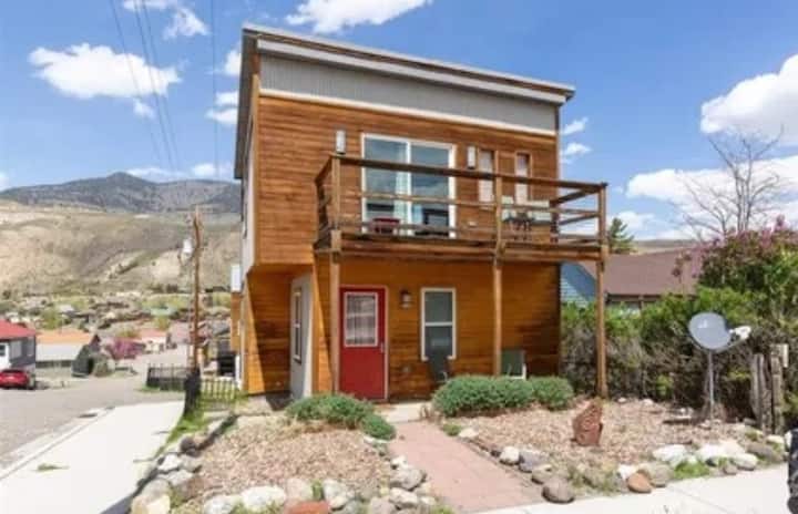 Parkway Yellowstone House #1 - Gardiner, MT