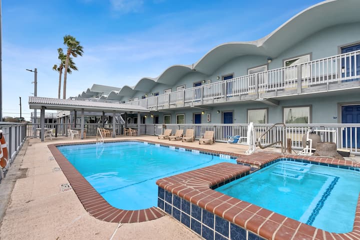 Oceanview Penthouse King Room In Perfect Location - Rockport, TX