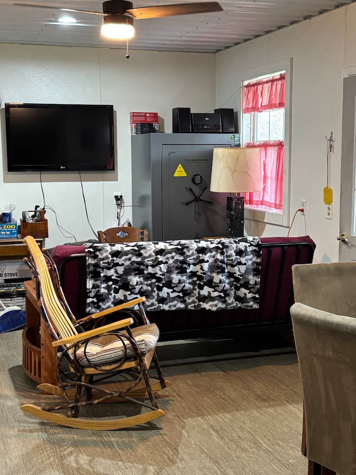 Guesthouse Close To Parks, Hunting And Fishing! - Jamestown, PA