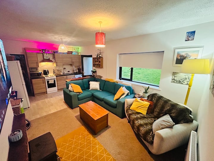 Cosy Flat, 10m Drive To The City - Cork