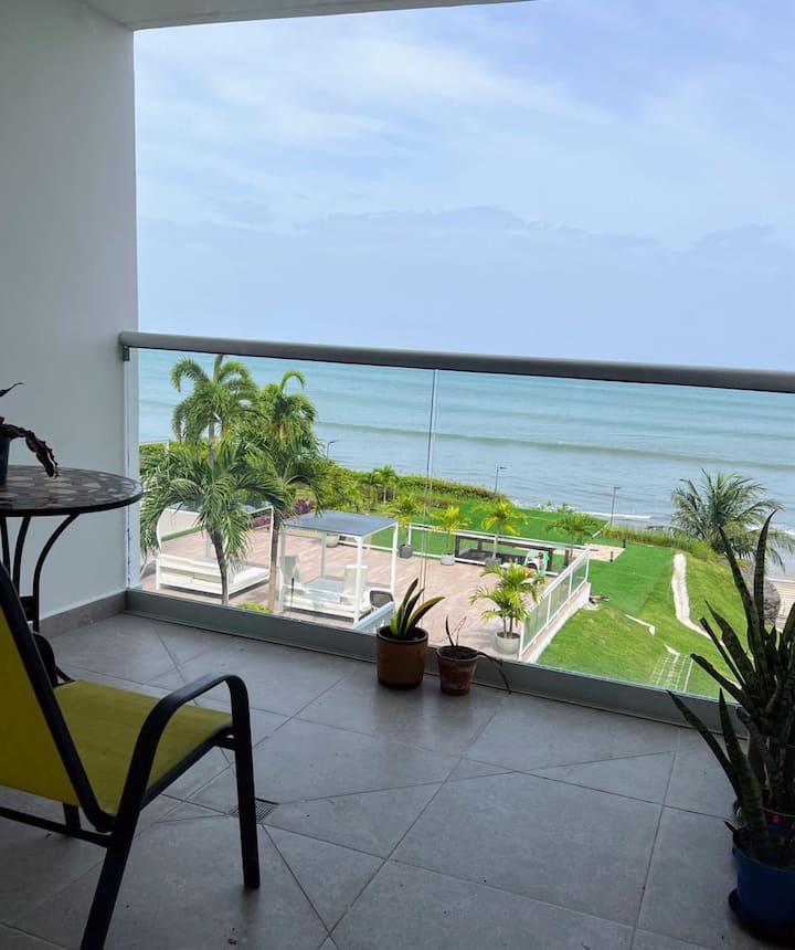 Milogros. Sensuous, & Soulful - Panama