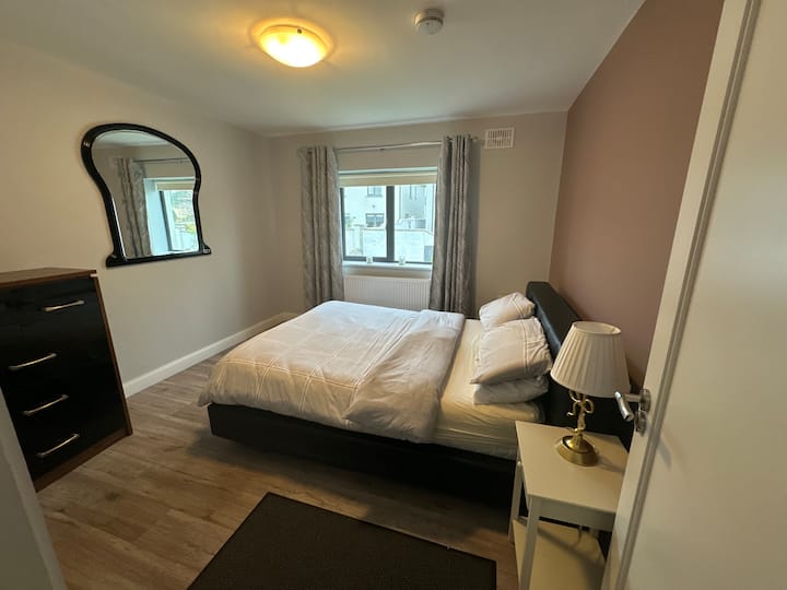 Stunning Spacious Bedroom - Wexford