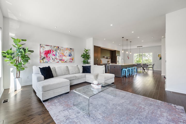 Modern Spacious 4-level Townhouse-downtown Atl - Atlanta, GA