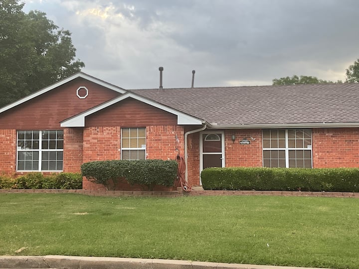 Charming, Great Hideaway! - Lawton, OK