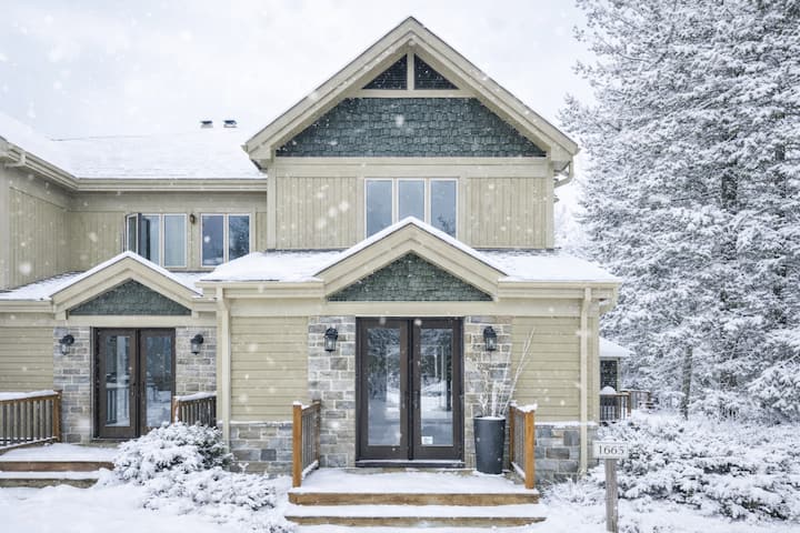 New Tremblant Chalet | Private Hot Tub & Fireplace - Mont-Tremblant