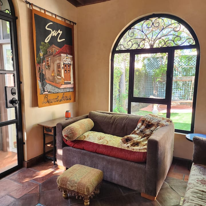 Villa Chez Peri - Los Angeles, CA