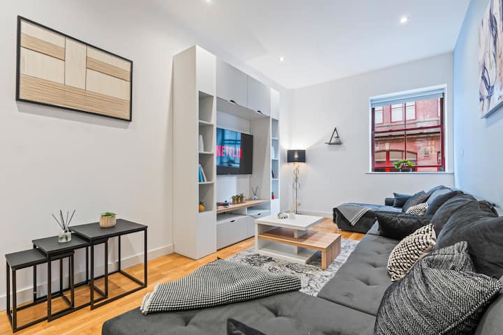 Central Leeds Apartment Sleeps 8 - Leeds
