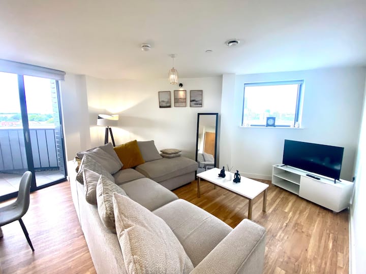 High-rise 2bed With Balcony And Water View - Manchester
