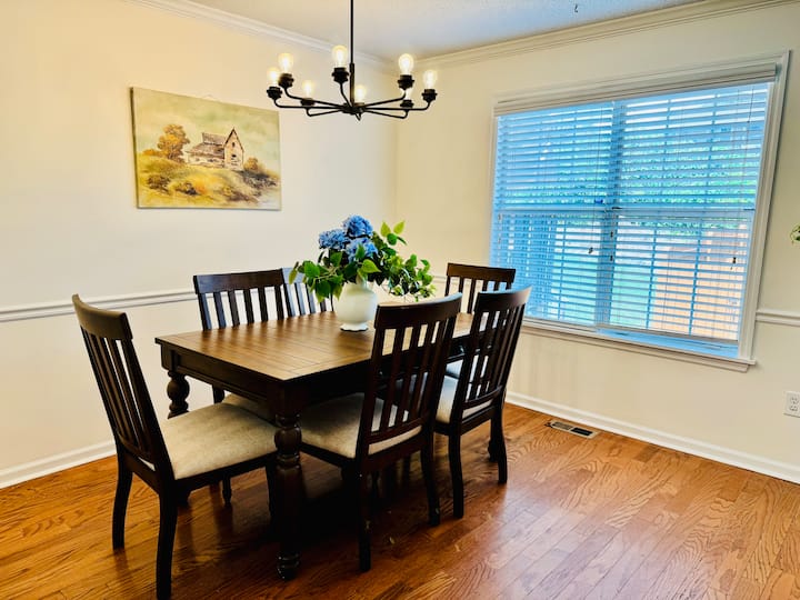 Charming & Spacious 2br 2.5ba - Central Location - Athens, GA