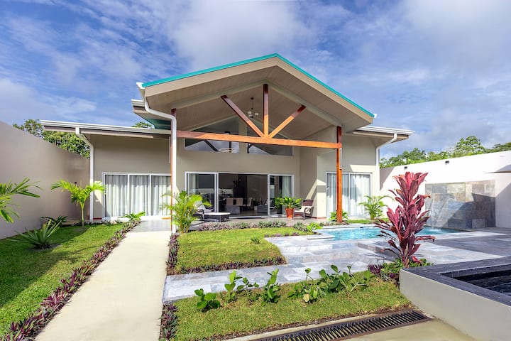 Calathea Arenal Villa - La Fortuna