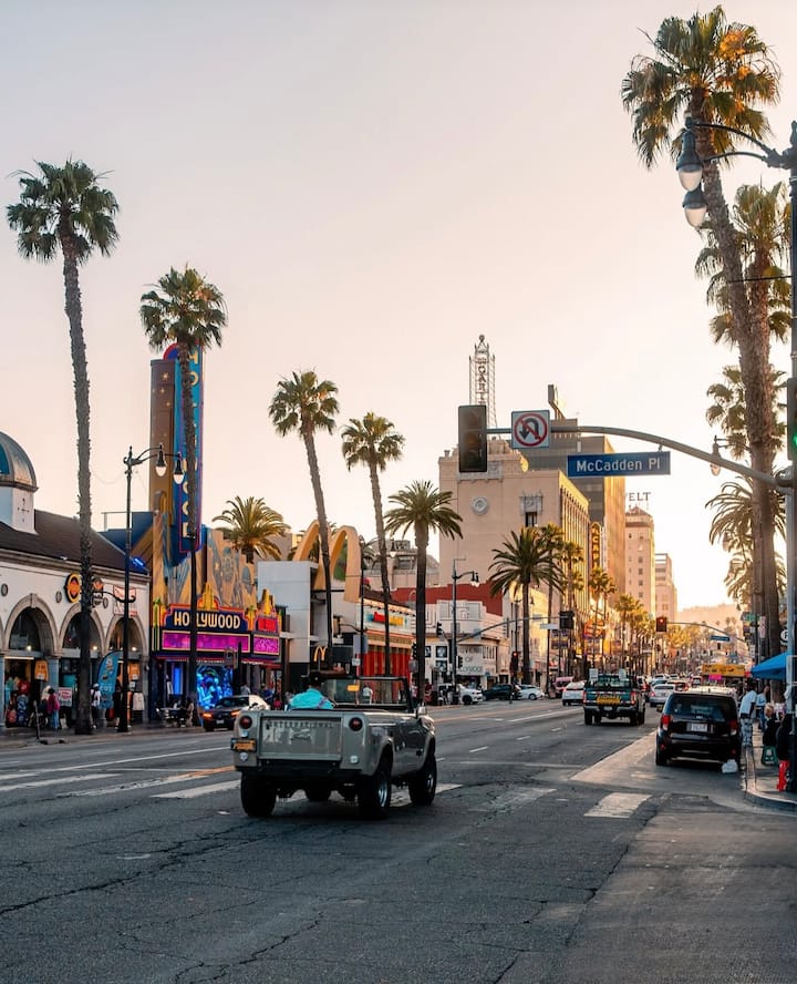 5-star West Hollywood Living | Modern & Central - Beverly Hills, CA