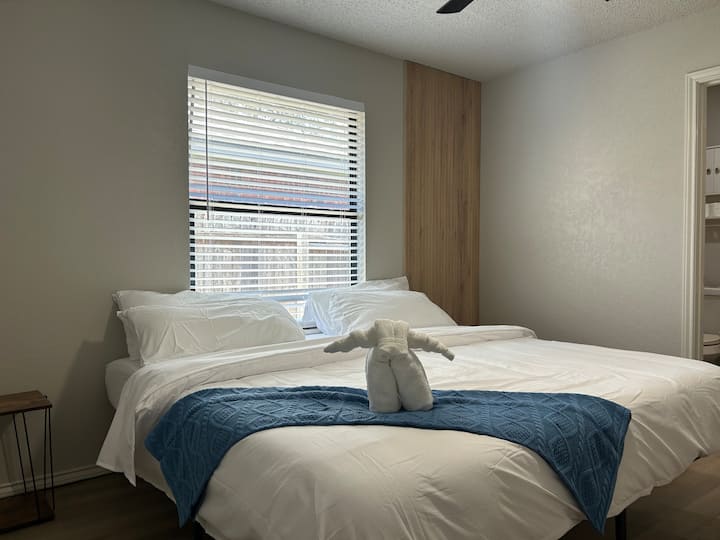 Shop, Eat & Sleep, 2 King Suites - Lubbock, TX