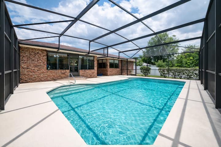 Heated Pool Oasis Near Daytona & New Smyrna - Deltona, FL