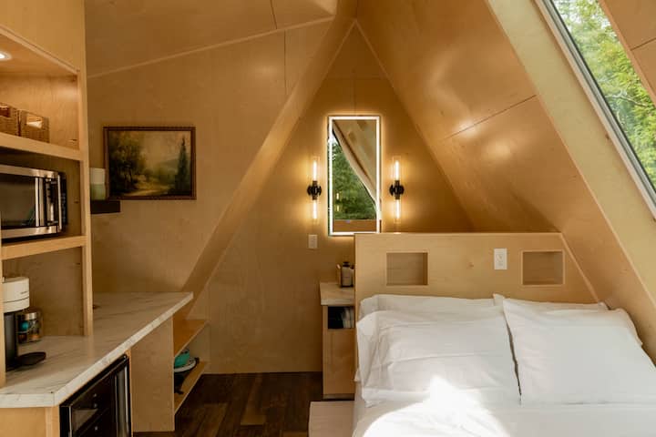 The Glamping Oasis Sauna Hot Tub - Huntingdon County