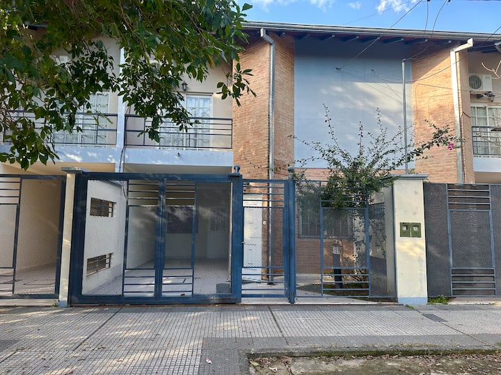 Espacioso Departamento Céntrico - 福爾摩沙