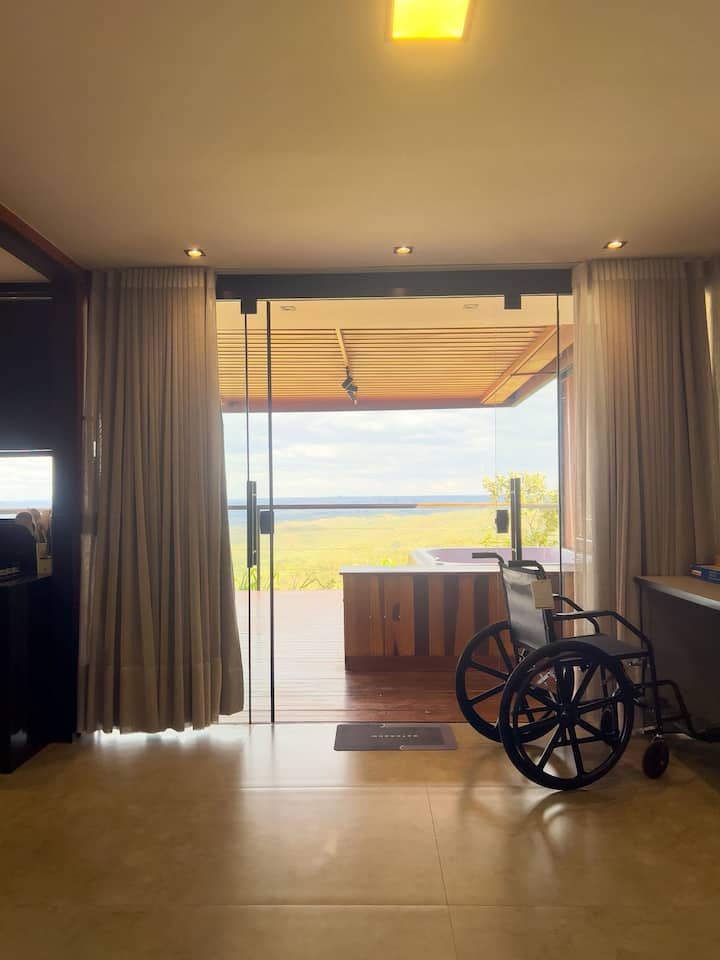 Arara Vermelha Refúgio, Vista E Inclusão - Goiás