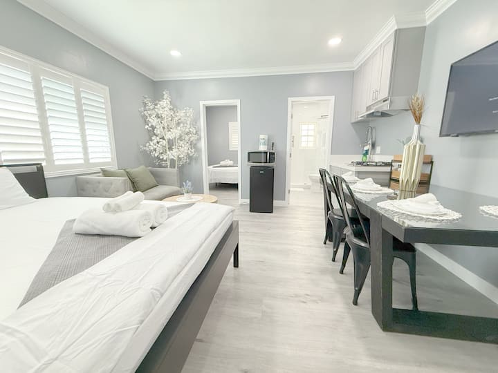 Sleep 7|la| Modern Suites With Kitchen - San Gabriel, CA