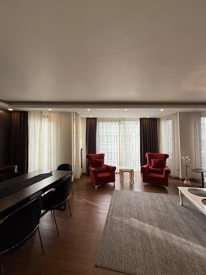 Elegant 3br With Green Views In ŞIşli City Center - Beykoz