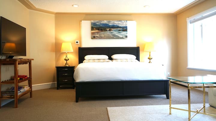 Edgehaven | King Suite • Private Entry • Free Park - Vancouver Island