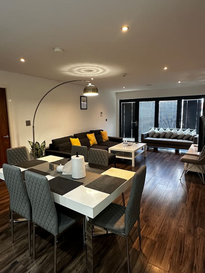 Luxury Penthouse 
Birmingham 
City Centre - Birmingham