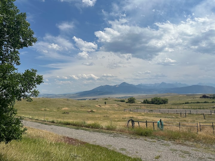 New! 3 Bdrm, 2 Bath In Farm Hills Of Livingston - Livingston, MT