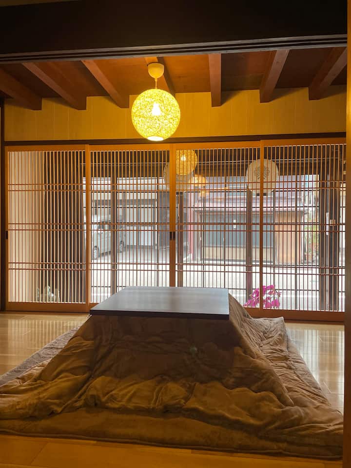 【グループや家族にぴったり】駐車場2台/郡上八幡の街の中！盆踊りを楽しむ150平米の宿 - Gujo