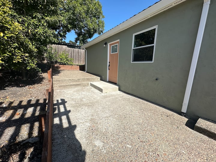 Humboldt Escape - El Cerrito, CA
