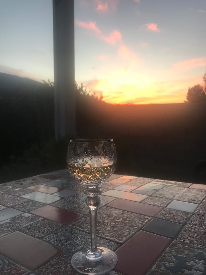 Mountain View Escape! - Corona, CA