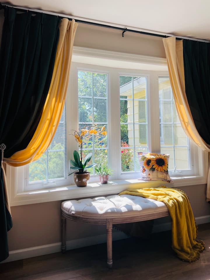 Private Estate | Walk To Downtown | 3b2b + Parking - Lawrenceville, NJ