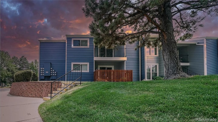 Cozy 2 Bedroom With Pool Access - Highlands Ranch, CO
